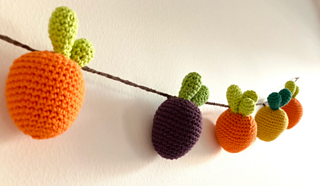 Ravelry: Carrot Easter Garland pattern by Gozde Isik