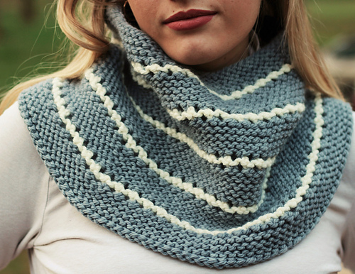 Ravelry: Snowline pattern by Laura Aylor