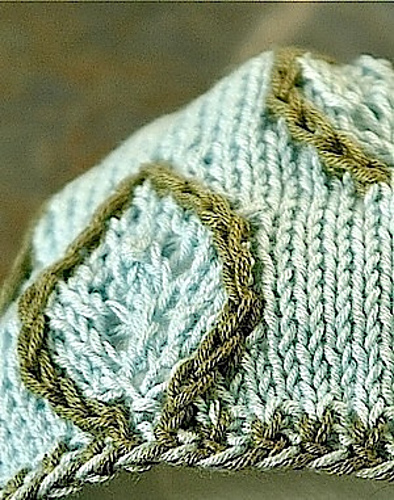 Ravelry: Embossed Leaf Hat pattern by Laura Cunitz