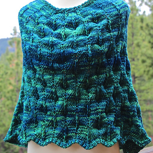 Ravelry: Duille Poncho pattern by Laura Cunitz
