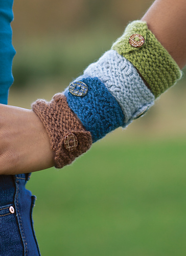 Ravelry: Wave Cuff pattern by Laura Nelkin