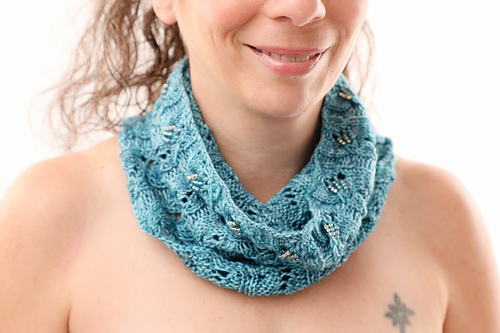 Ravelry: Lemme Cowl pattern by Laura Nelkin