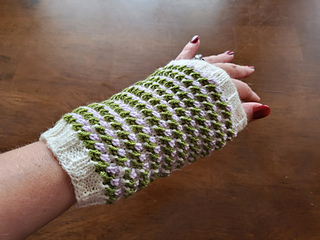 Ravelry: Victorian Muffatee No 4 (1845) pattern by Laura Bain