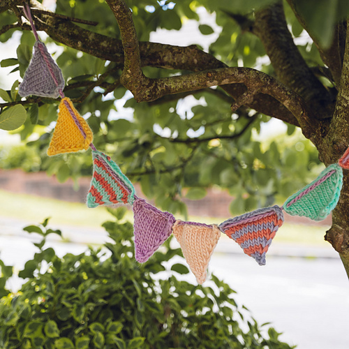 Ravelry: Fancy Flags Bunting pattern by Lauren Aston Designs