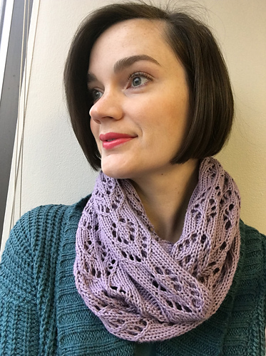 Ravelry: Poppy Scarf pattern by Iglinz Crafts