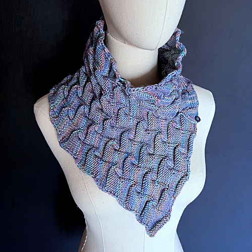 Ravelry: Crest of the Wave Cowl pattern by Lavish Craft