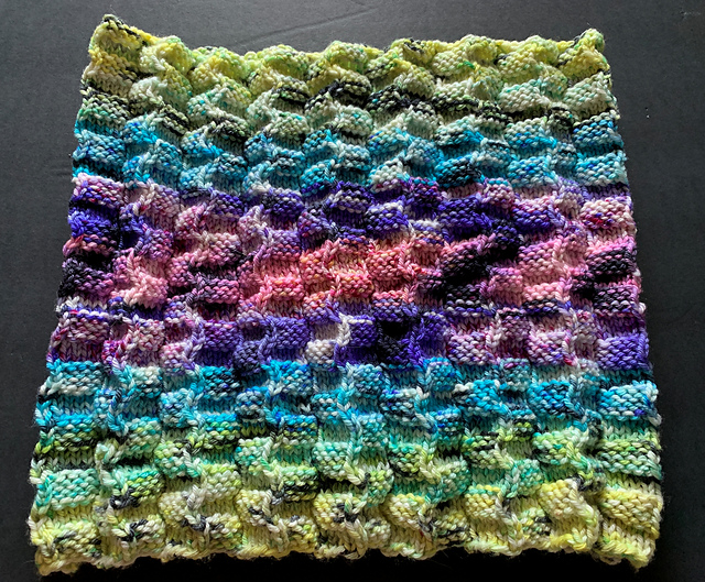 Ravelry: Groove Tube pattern by Lavish Craft