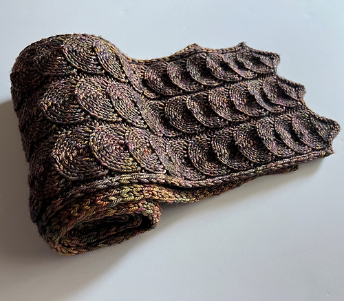 Ravelry: Chippy Scarf pattern by Lavish Craft