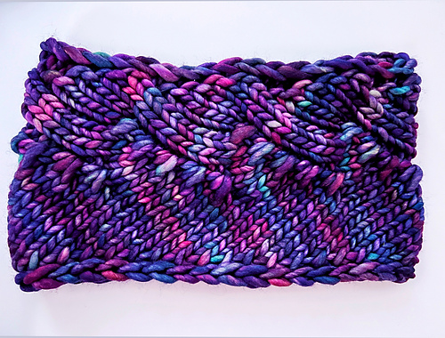 Ravelry: Kanagawa Cowl pattern by Lavish Craft