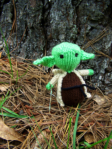 Ravelry: Knit Yoda pattern by Erin P.