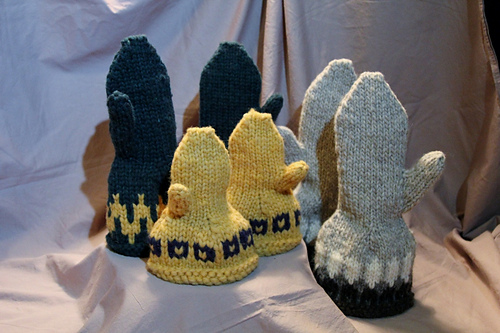 Ravelry: Standing Tall Gauntlet Mittens pattern by Lynette Meek