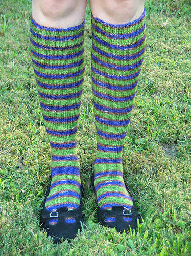 Ravelry: Knee Socks! pattern by Diana Parrington