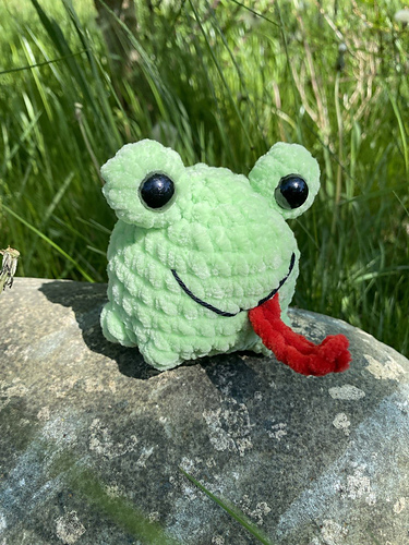 Ravelry: Frog Fredo pattern by Lea