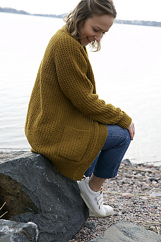 Ravelry: Syli cardigan pattern by Leeni Hoimela Urban Knit