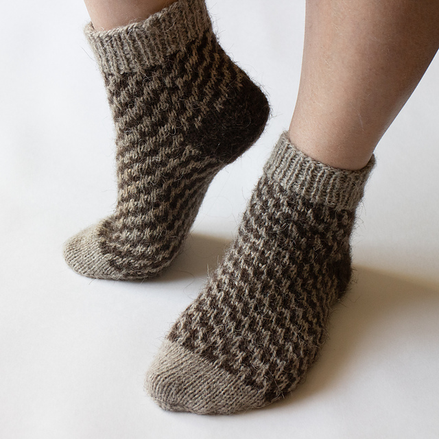Ravelry: ZigZag Socks pattern by Valeria Titova