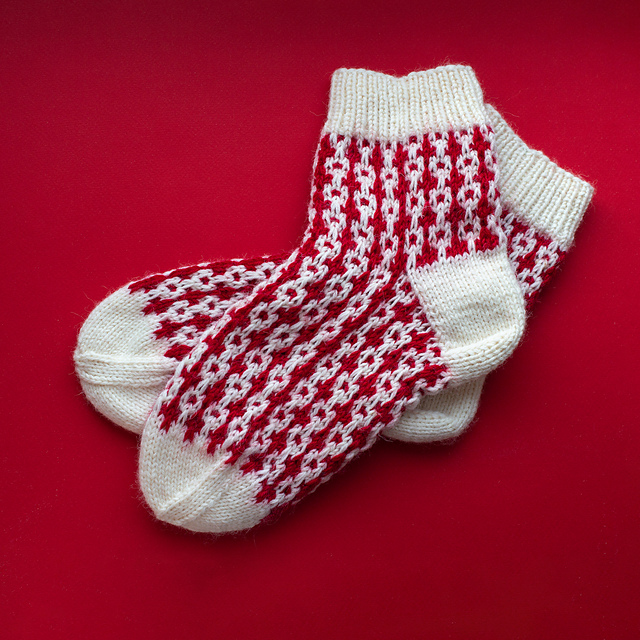 Ravelry: Ice Candy Mosaic Socks pattern by Valeria Titova