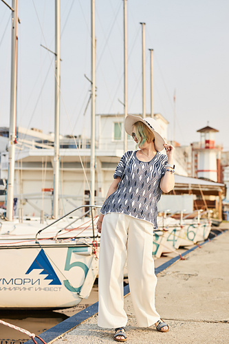 Ravelry: Fluttering Tunic pattern by Lyudmila Aksenik Old