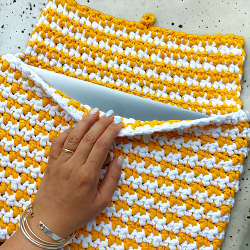 Ravelry: Basic Laptop Case pattern by Leonela Cevallos