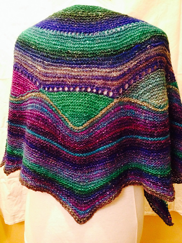 Ravelry: Sassy Short Row Shawl pattern by LeslieAnn Molnar-Grabowski