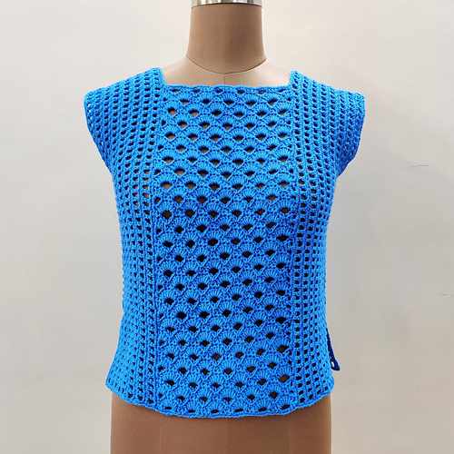 Ravelry: Blue Shells Top pattern by Aki Daga