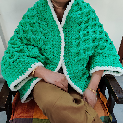 Ravelry: Teddy Bear Lounging Shrug pattern by Akita Daga