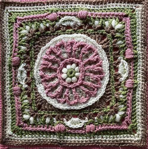 Ravelry: Helen's flower pattern by Loewenzahm and Mario Freak Design Team
