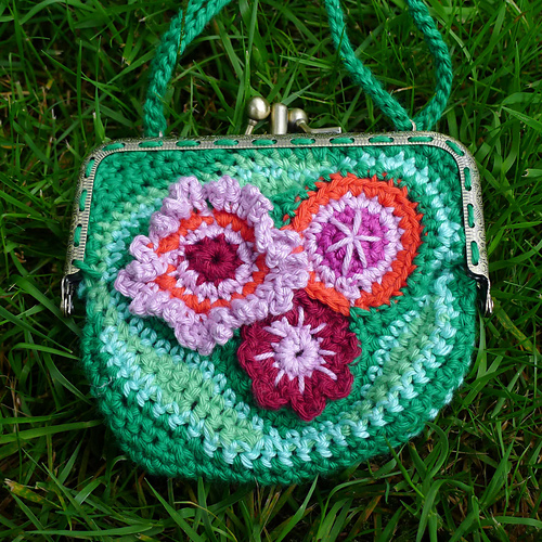 Ravelry: Freeform Flower Purse pattern by Lena Knudsen