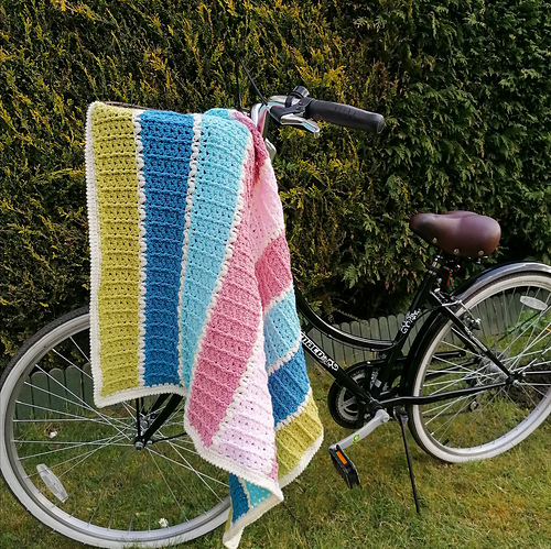 Ravelry: Hearts & Ladders Blanket pattern by Libby Halstead