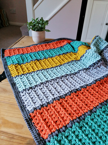 Ravelry: Hearts & Ladders Blanket pattern by Libby Halstead