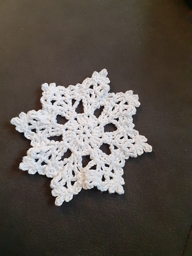 Ravelry: Eight Point Snowflake pattern by Erangi Udeshika