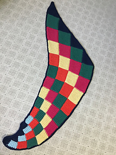 Ravelry: Curved Entrelac Shawl pattern by Dela Wilkins