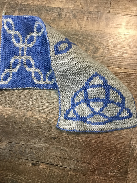 Ravelry: Celtic Trinity Knot Scarf pattern by Lenore O'Brien