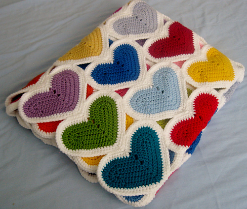 Ravelry: Little Heart Scrapghan pattern by Julie Lapalme