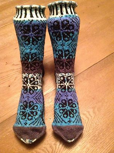 Ravelry: Firkløver Sokk/ 4 Leaf Clover Sock pattern by Lill C. Schei