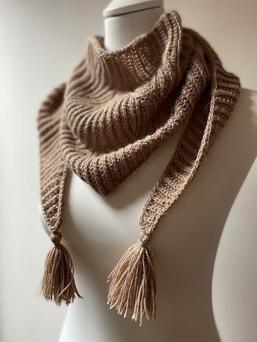 Ravelry: Fall in love scarf pattern by Nancy Miscioscia