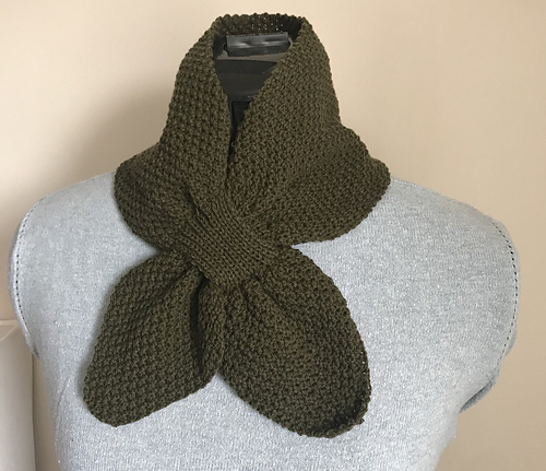 Ravelry: Brunswick cravat scarf pattern by Lily Steeple