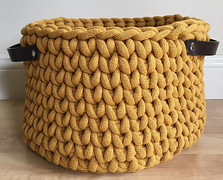 Ravelry: Large Basket Bobbiny cord pattern by Lily Kaag