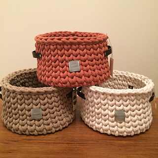 Ravelry: Large Basket Bobbiny cord pattern by Lily Kaag