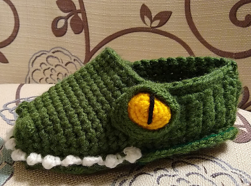 Ravelry: Crocodile Slippers Adult Sizes pattern by Upa! MiGurrumín