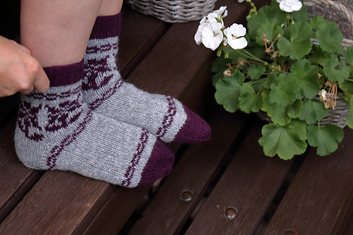 Ravelry: Pressed Flowers pattern by Pauliina Kuunsola