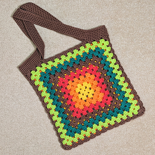 Ravelry: Granny Square Tote pattern by Salena Baca