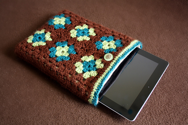 Ravelry: Granny Square iPad Case pattern by Lindsay Edwards
