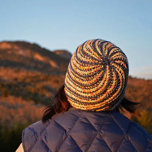 Ravelry: Vertical Hiker pattern by Lindsay Lewchuk