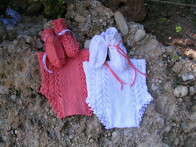 Ravelry: Sweet Clover Baby Knickers & Bootees pattern by Barbara Clarkson