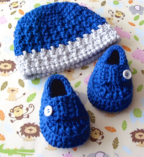Ravelry: Textured Baby Hat and Bootie Set, 15 pattern by Lisa Corinne ...