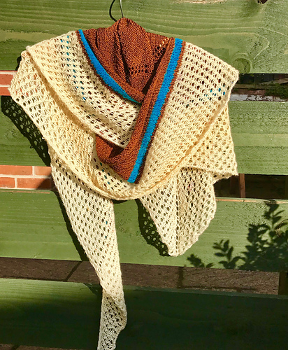 Ravelry: Anascrecca Shawl pattern by Lisa Featherstone