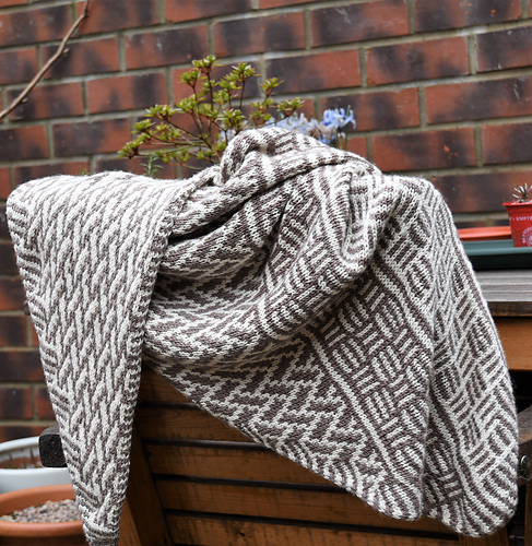 Ravelry: Counterchange Shawl DK pattern by Lisa Featherstone