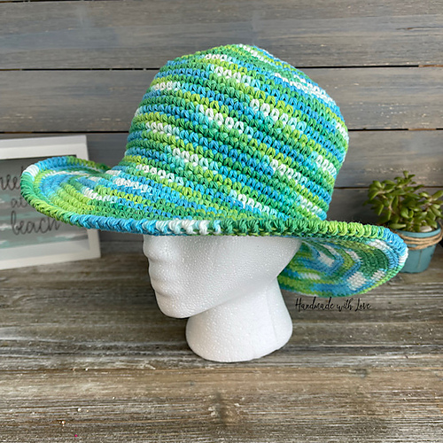 Ravelry: Summer Beach Hat pattern by Lisa Berg