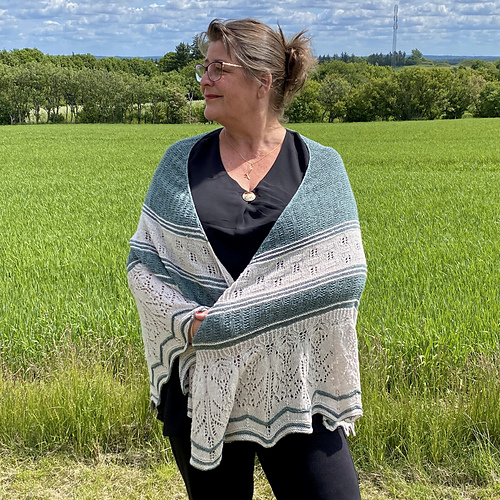 Ravelry: Cinnamon Sjalet pattern by Lisbeth Reumert
