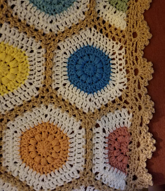 Ravelry: LissaM's Another Puff Circle Hex Afghan
